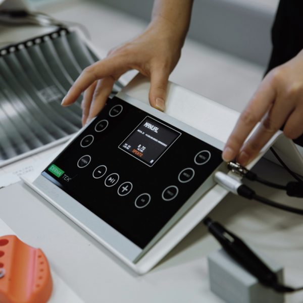 base inclinata rigida bianca appoggia machinario Dermatek - Viktoria ...